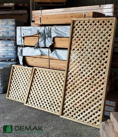 Woven Panel Lattice / Trellis 2400mm x 500mm Fence Extension with Legs ...